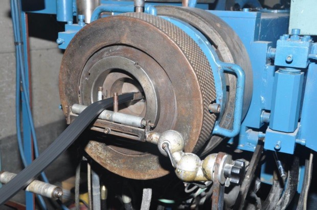 Extrusion-Filière de Joint Etancheité Caoutchouc